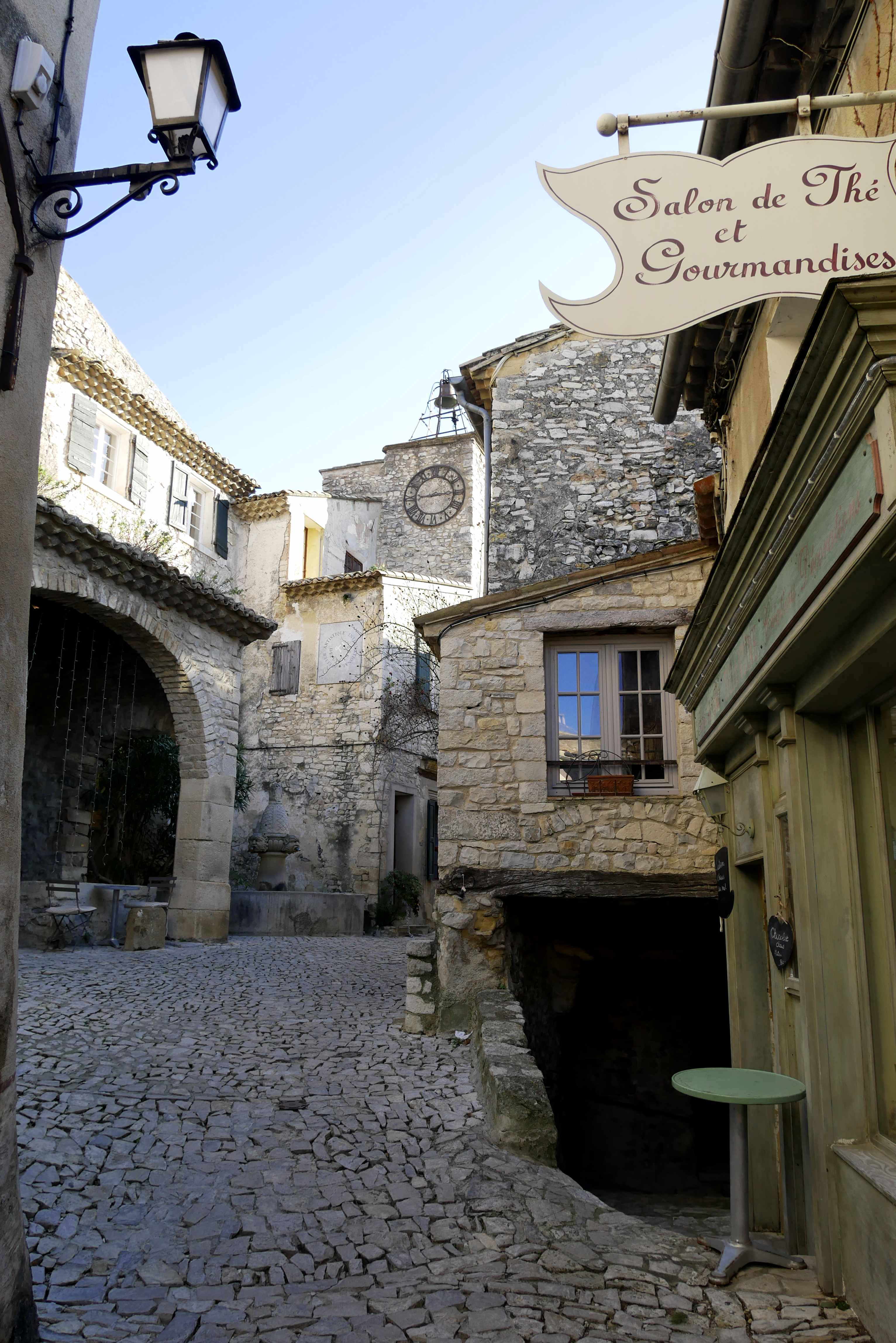 Visite du village médiéval de Séguret en Provence